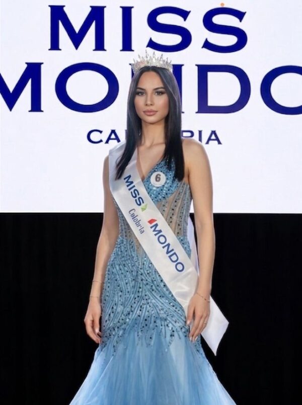 É cosentina la nuova Miss Mondo Calabria 2026 - Incoronata ieri sera ...